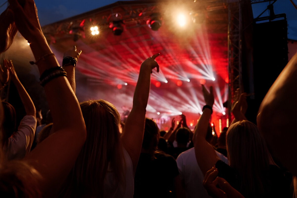 35 Unique Prom Theme Ideas | Ideas to Throw the Ultimate Party