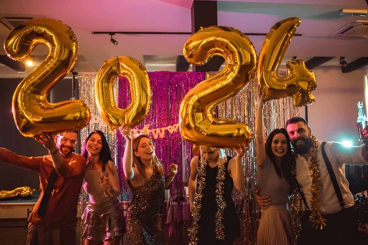 35 Unique Prom Theme Ideas | Ideas to Throw the Ultimate Party