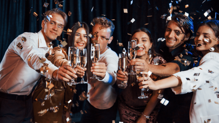 How to Plan for Prom: Ultimate Prom Checklist | HolidayKeepers