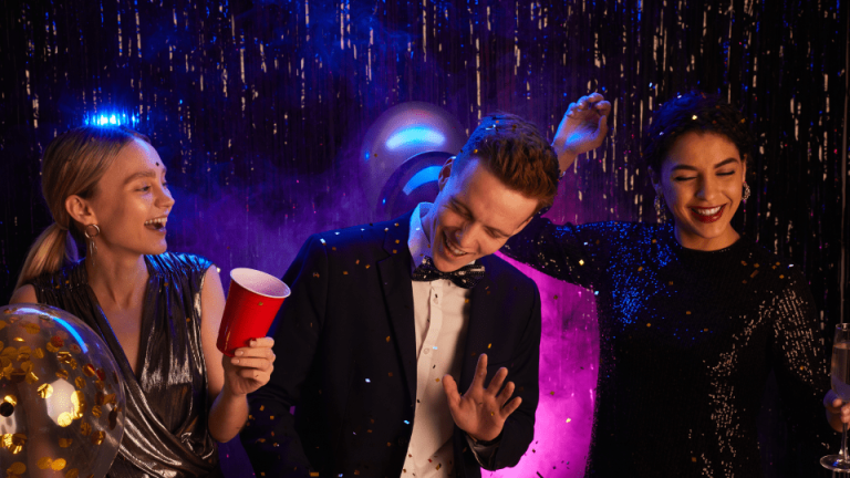 Prom Guides and Tips for the Perfect Prom Party | HolidayKeepers
